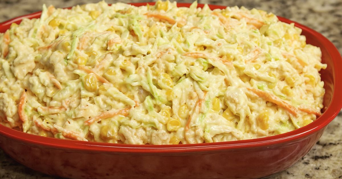Veja como transformar repolho em uma salada cremosa deliciosa em minutos